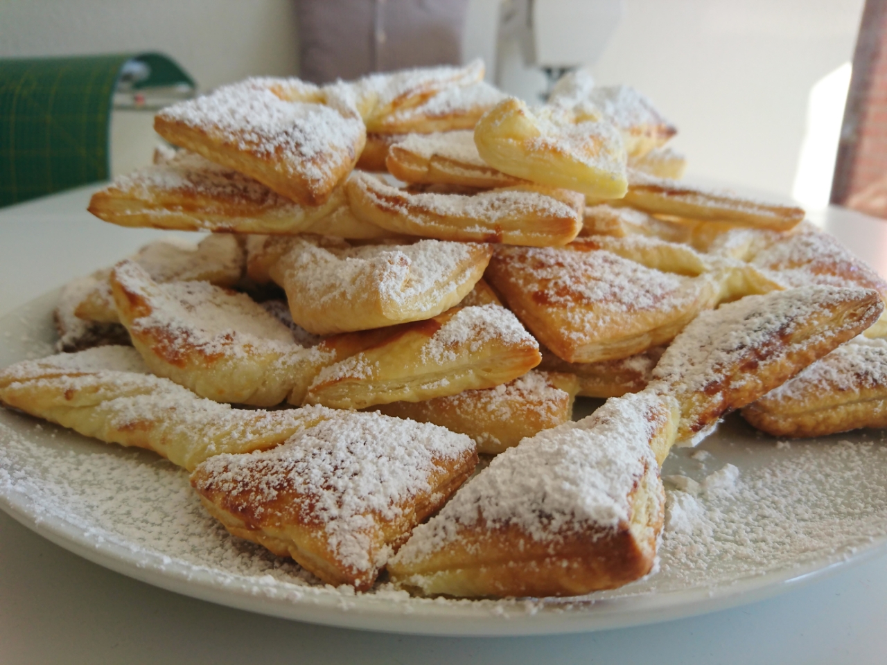 Blätterteig-Kekse - Schirni Papioni - middenmangmiddenmang